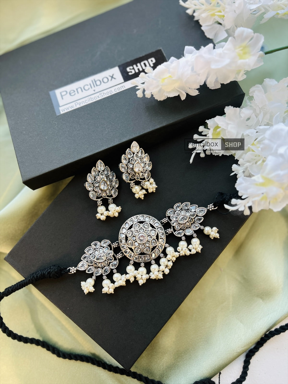 Aashi White German silver Flower stone necklace choker set ...