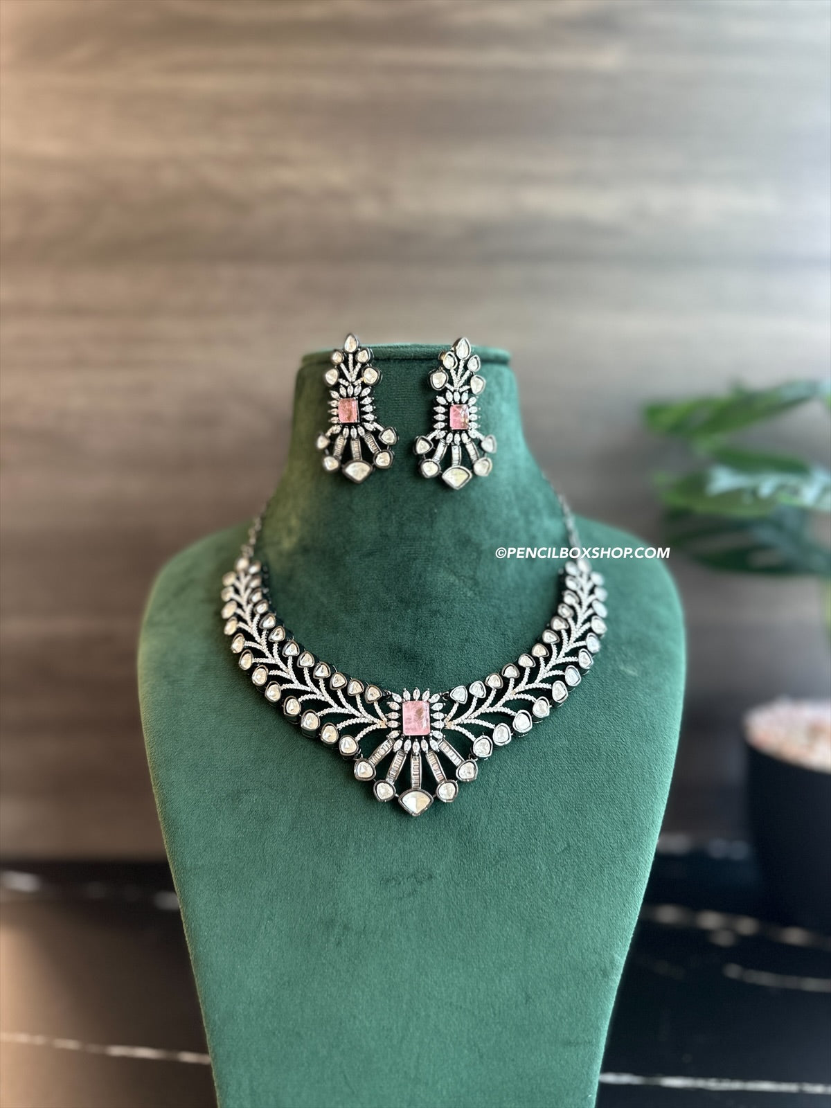 Victorian Doublet Tayani Gold plated Premium necklace set ...