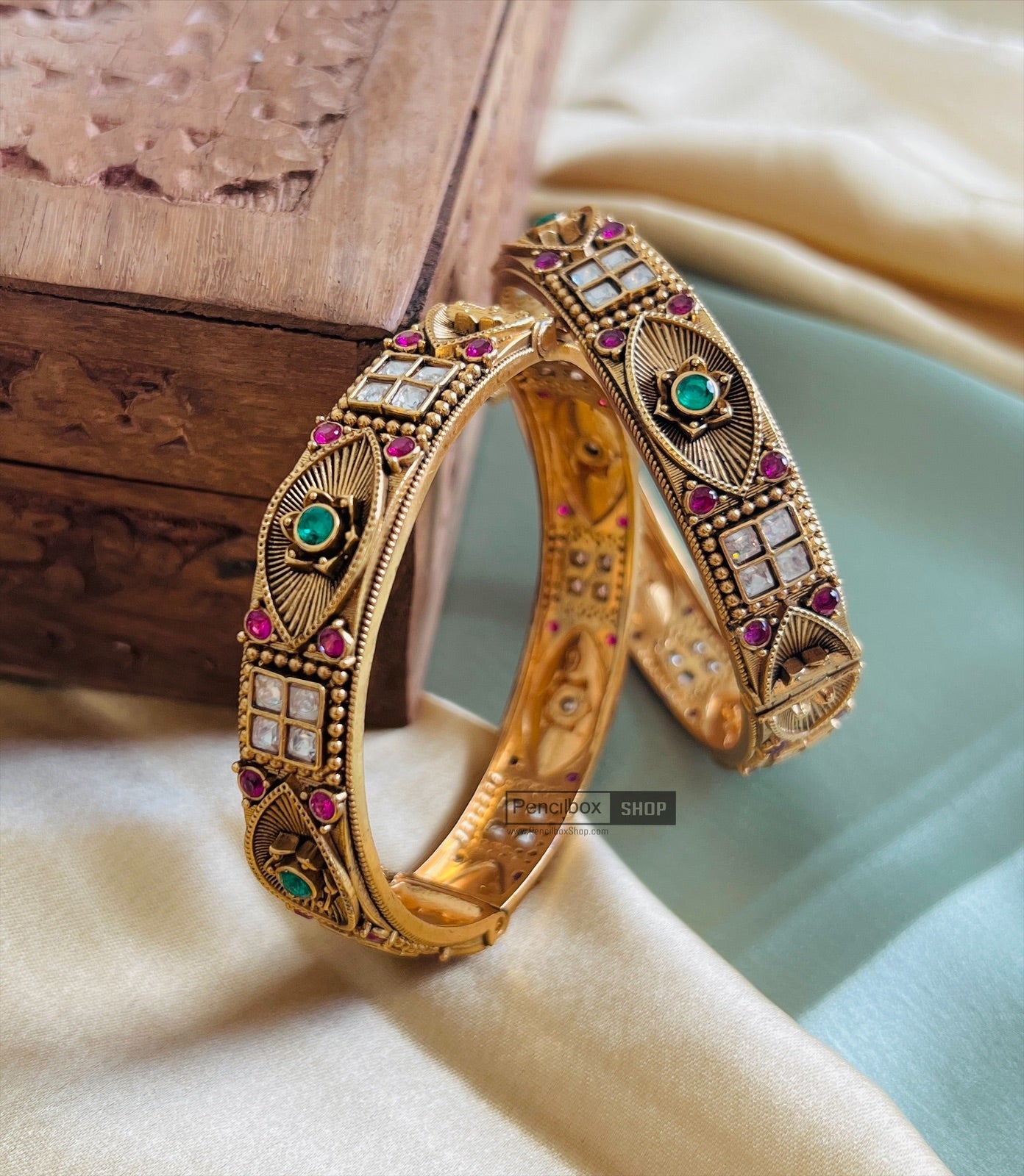 Set of 2 Bangles Multicolor Kemp stone Openable Kundan Stone gold fini ...